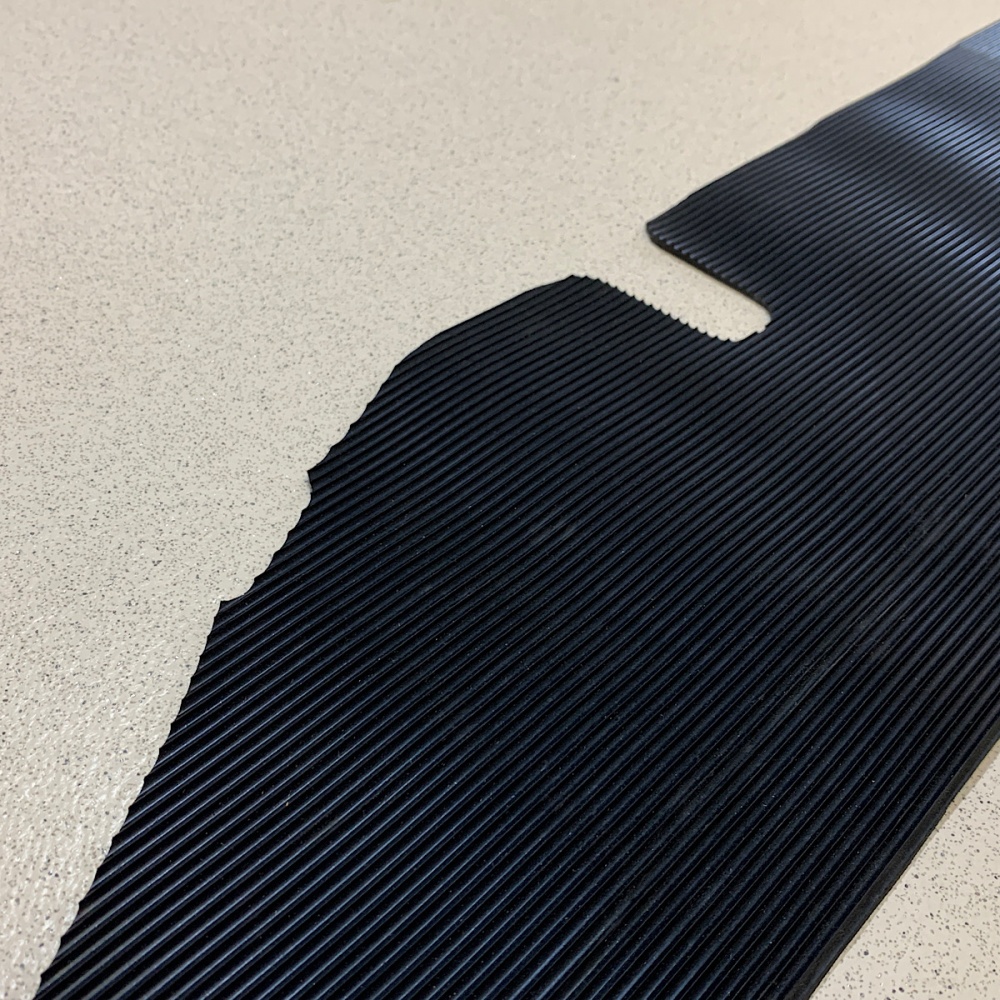 Madmatz Rubber Split Screen Dash Tray Mat - Madmatz