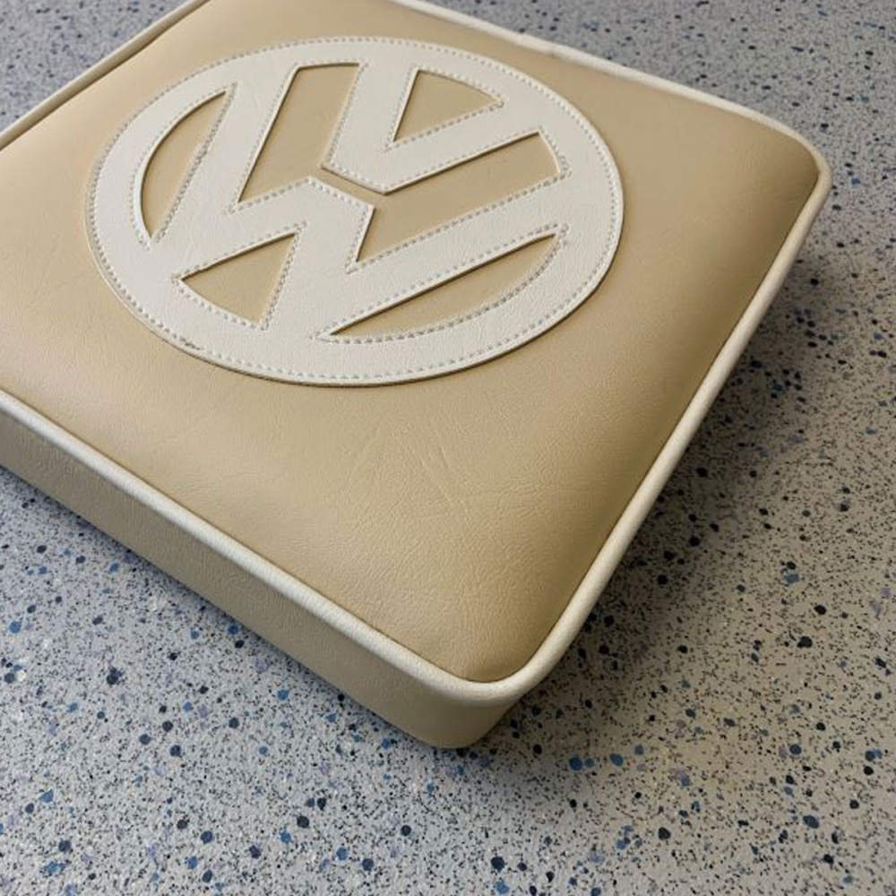 Cabby Box Seat with Logo - Madmatz