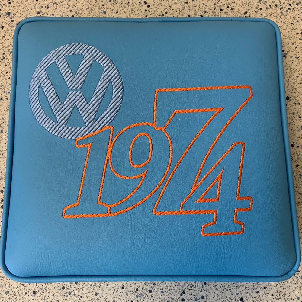 Cabby Seat - Date and logo - Madmatz